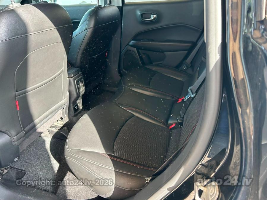 Melns Jeep Compass 2018 Tallina, ar dzinēja tilpumu 2.00 L un nobraukumu 127 tūkst. km par 14900 €, foto 9 vietnē AUTOMOTO.COM.LV