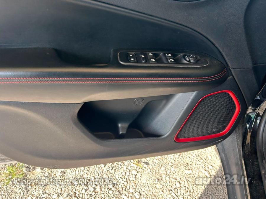 Melns Jeep Compass 2018 Tallina, ar dzinēja tilpumu 2.00 L un nobraukumu 127 tūkst. km par 14900 €, foto 14 vietnē AUTOMOTO.COM.LV