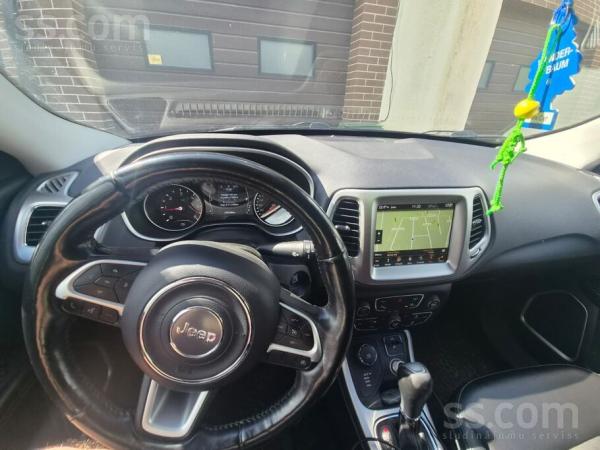 Melns Jeep Compass 2018 Rīga, ar dzinēja tilpumu 2.00 L un nobraukumu 275 tūkst. km par 9500 €, foto 3 vietnē AUTOMOTO.COM.LV