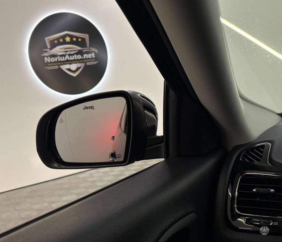 Black Jeep Compass 2018 in Marijampole, with an engine capacity of 1.37 L and mileage of 96 thousand km for 12950 €, photo 5 on AUTOMOTO.COM.LV