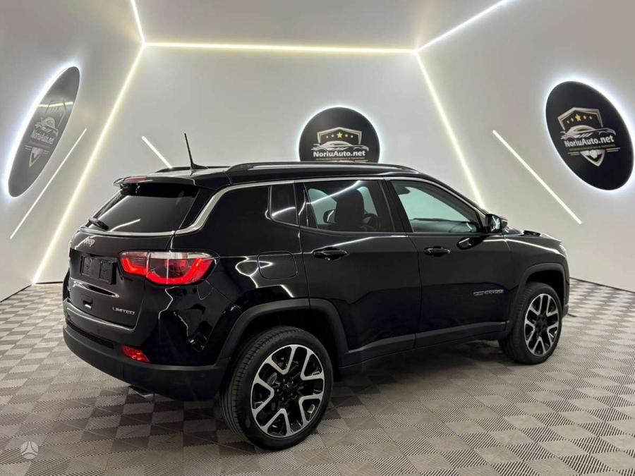 Black Jeep Compass 2018 in Marijampole, with an engine capacity of 1.37 L and mileage of 96 thousand km for 12950 €, photo 8 on AUTOMOTO.COM.LV