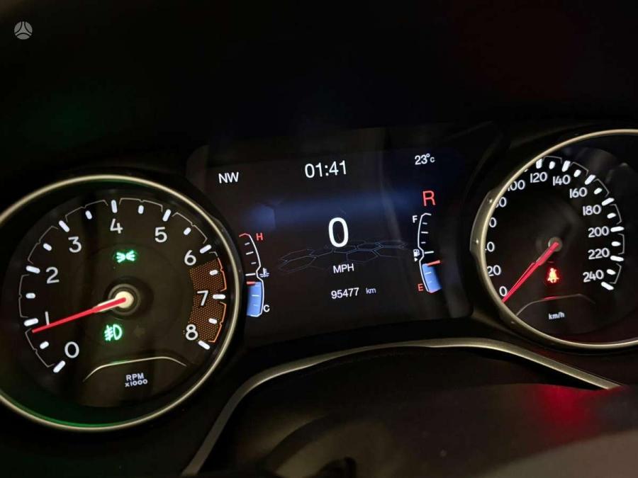Black Jeep Compass 2018 in Marijampole, with an engine capacity of 1.37 L and mileage of 96 thousand km for 12950 €, photo 16 on AUTOMOTO.COM.LV