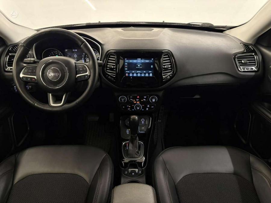 Black Jeep Compass 2018 in Marijampole, with an engine capacity of 1.37 L and mileage of 96 thousand km for 12950 €, photo 22 on AUTOMOTO.COM.LV