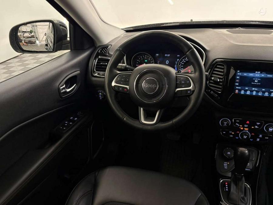 Black Jeep Compass 2018 in Marijampole, with an engine capacity of 1.37 L and mileage of 96 thousand km for 12950 €, photo 24 on AUTOMOTO.COM.LV
