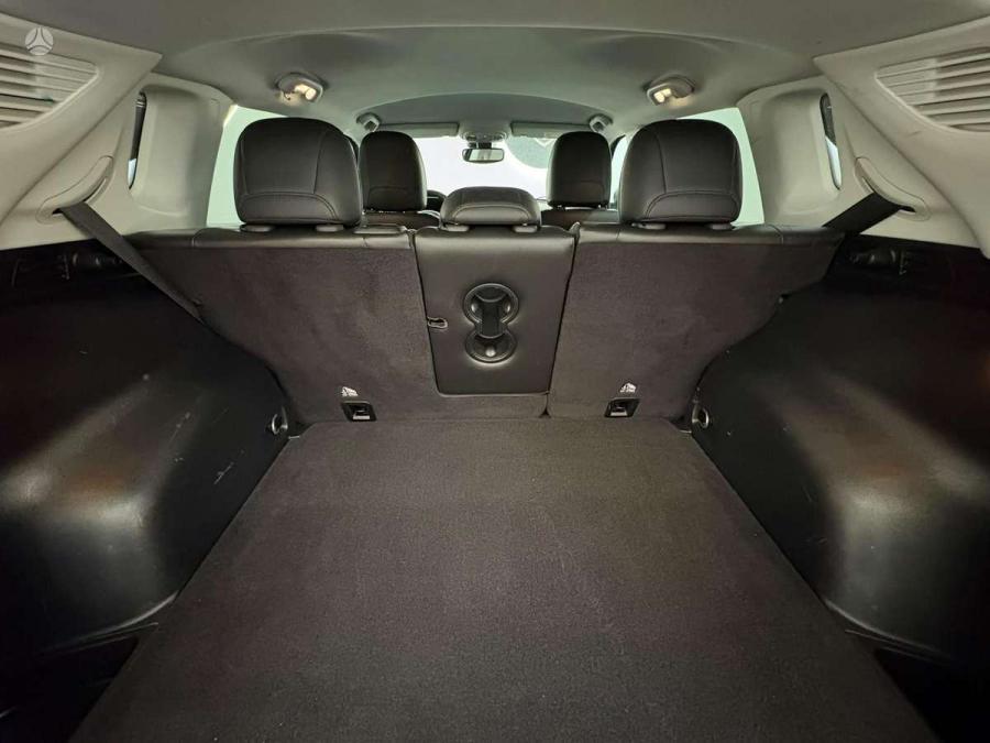 Black Jeep Compass 2018 in Marijampole, with an engine capacity of 1.37 L and mileage of 96 thousand km for 12950 €, photo 32 on AUTOMOTO.COM.LV