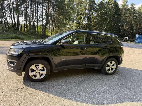 Black Jeep Compass 2018 in Ukmerge, with an engine capacity of 1.96 L and mileage of 254 thousand km for 10500 €, photo 2 on AUTOMOTO.COM.LV