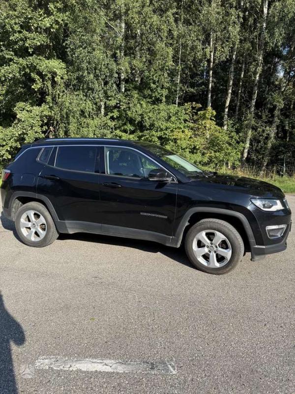 Black Jeep Compass 2018 in Ukmerge, with an engine capacity of 1.96 L and mileage of 254 thousand km for 10500 €, photo 3 on AUTOMOTO.COM.LV