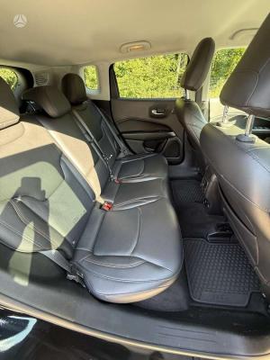 Melns Jeep Compass 2018 Ukmergė, ar dzinēja tilpumu 1.96 L un nobraukumu 254 tūkst. km par 10500 €, foto 12 vietnē AUTOMOTO.COM.LV