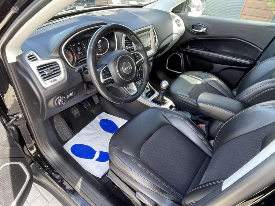Black Jeep Compass 2018 in Taurage, with an engine capacity of 1.96 L and mileage of 195 thousand km for 9400 €, photo 12 on AUTOMOTO.COM.LV