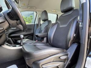 Black Jeep Compass 2018 in Taurage, with an engine capacity of 1.96 L and mileage of 195 thousand km for 9400 €, photo 15 on AUTOMOTO.COM.LV
