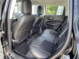 Black Jeep Compass 2018 in Taurage, with an engine capacity of 1.96 L and mileage of 195 thousand km for 9400 €, photo 16 on AUTOMOTO.COM.LV