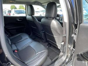 Black Jeep Compass 2018 in Taurage, with an engine capacity of 1.96 L and mileage of 195 thousand km for 9400 €, photo 17 on AUTOMOTO.COM.LV