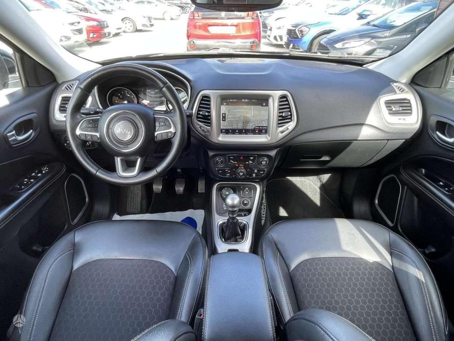 Black Jeep Compass 2018 in Taurage, with an engine capacity of 1.96 L and mileage of 195 thousand km for 9400 €, photo 20 on AUTOMOTO.COM.LV