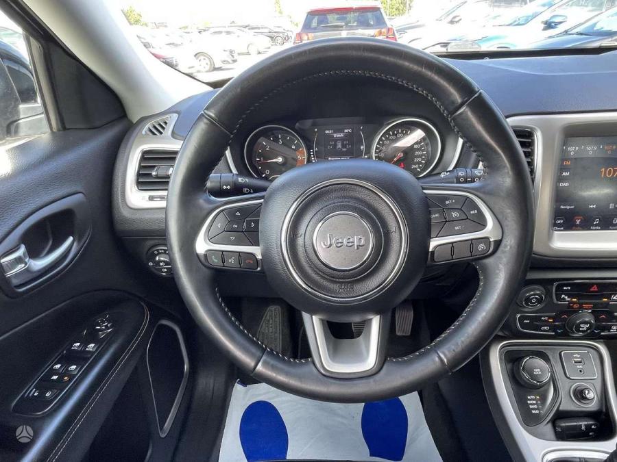Black Jeep Compass 2018 in Taurage, with an engine capacity of 1.96 L and mileage of 195 thousand km for 9400 €, photo 26 on AUTOMOTO.COM.LV
