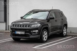 Melns Jeep Compass 2018 Rīga, ar dzinēja tilpumu 2.00 L un nobraukumu 279 tūkst. km par 9990 €, foto  vietnē AUTOMOTO.COM.LV
