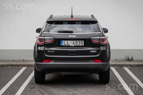 Melns Jeep Compass 2018 Rīga, ar dzinēja tilpumu 2.00 L un nobraukumu 279 tūkst. km par 9990 €, foto 7 vietnē AUTOMOTO.COM.LV