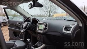 Melns Jeep Compass 2019 Jelgava, ar dzinēja tilpumu 1.40 L un nobraukumu 73 tūkst. km par 14990 €, foto 8 vietnē AUTOMOTO.COM.LV