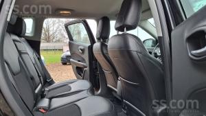 Melns Jeep Compass 2019 Jelgava, ar dzinēja tilpumu 1.40 L un nobraukumu 73 tūkst. km par 14990 €, foto 9 vietnē AUTOMOTO.COM.LV
