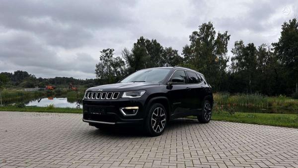 Black Jeep Compass 2020 in Utena, with an engine capacity of 1.33 L and mileage of 224 thousand km for 10890 €, photo 1 on AUTOMOTO.COM.LV
