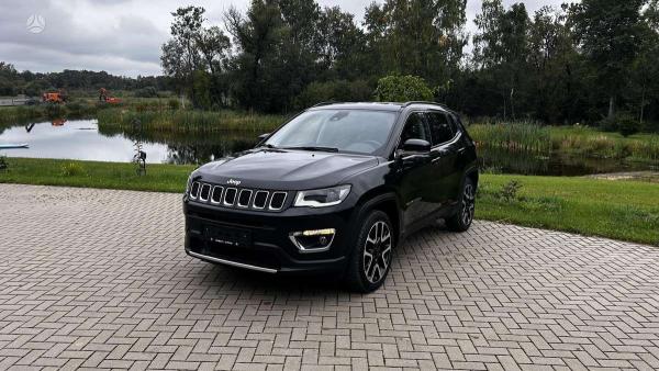 Black Jeep Compass 2020 in Utena, with an engine capacity of 1.33 L and mileage of 224 thousand km for 10890 €, photo 4 on AUTOMOTO.COM.LV