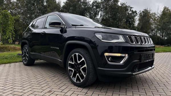 Black Jeep Compass 2020 in Utena, with an engine capacity of 1.33 L and mileage of 224 thousand km for 10890 €, photo 6 on AUTOMOTO.COM.LV