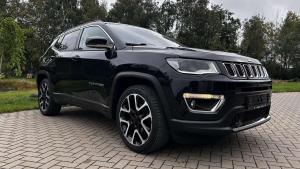 Black Jeep Compass 2020 in Utena, with an engine capacity of 1.33 L and mileage of 224 thousand km for 10890 €, photo 6 on AUTOMOTO.COM.LV
