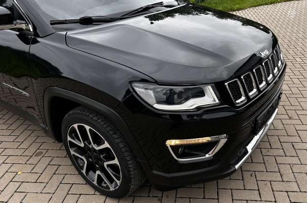 Black Jeep Compass 2020 in Utena, with an engine capacity of 1.33 L and mileage of 224 thousand km for 10890 €, photo 8 on AUTOMOTO.COM.LV