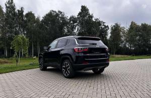 Black Jeep Compass 2020 in Utena, with an engine capacity of 1.33 L and mileage of 224 thousand km for 10890 €, photo 17 on AUTOMOTO.COM.LV