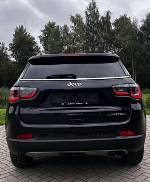 Black Jeep Compass 2020 in Utena, with an engine capacity of 1.33 L and mileage of 224 thousand km for 10890 €, photo 21 on AUTOMOTO.COM.LV
