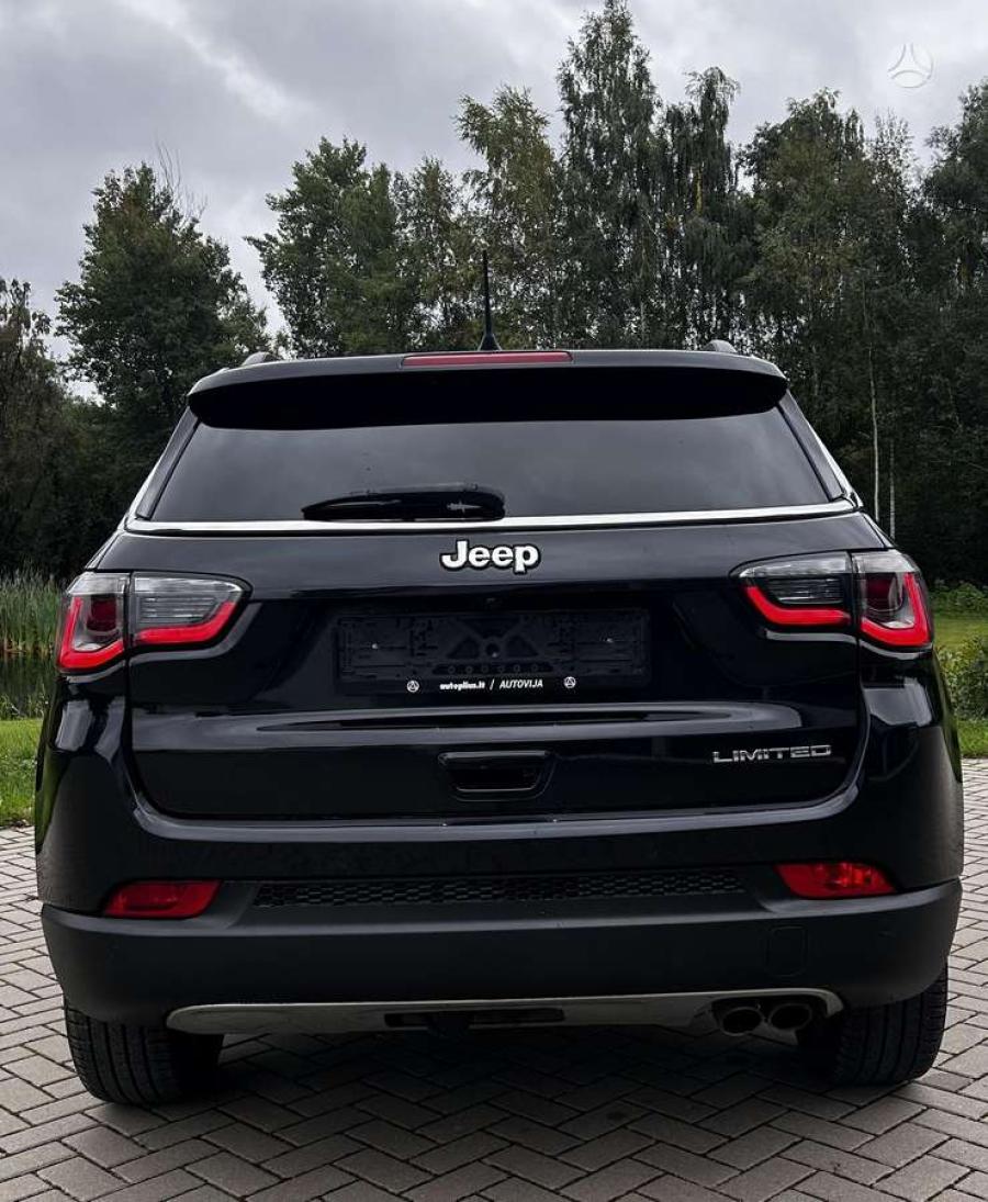 Black Jeep Compass 2020 in Utena, with an engine capacity of 1.33 L and mileage of 224 thousand km for 10890 €, photo 21 on AUTOMOTO.COM.LV