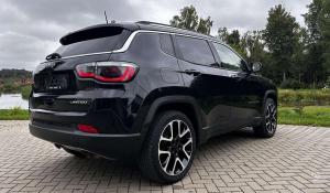 Black Jeep Compass 2020 in Utena, with an engine capacity of 1.33 L and mileage of 224 thousand km for 10890 €, photo 23 on AUTOMOTO.COM.LV
