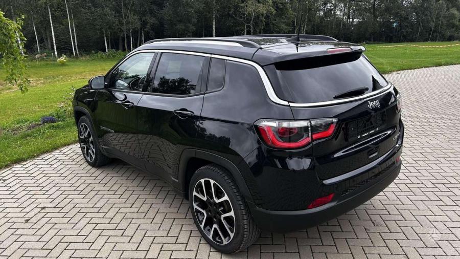 Black Jeep Compass 2020 in Utena, with an engine capacity of 1.33 L and mileage of 224 thousand km for 10890 €, photo 25 on AUTOMOTO.COM.LV