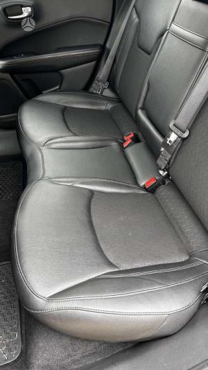 Black Jeep Compass 2020 in Utena, with an engine capacity of 1.33 L and mileage of 224 thousand km for 10890 €, photo 34 on AUTOMOTO.COM.LV