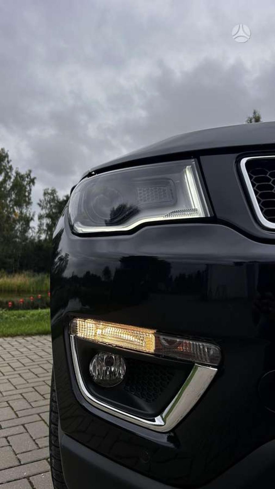 Black Jeep Compass 2020 in Utena, with an engine capacity of 1.33 L and mileage of 224 thousand km for 10890 €, photo 42 on AUTOMOTO.COM.LV