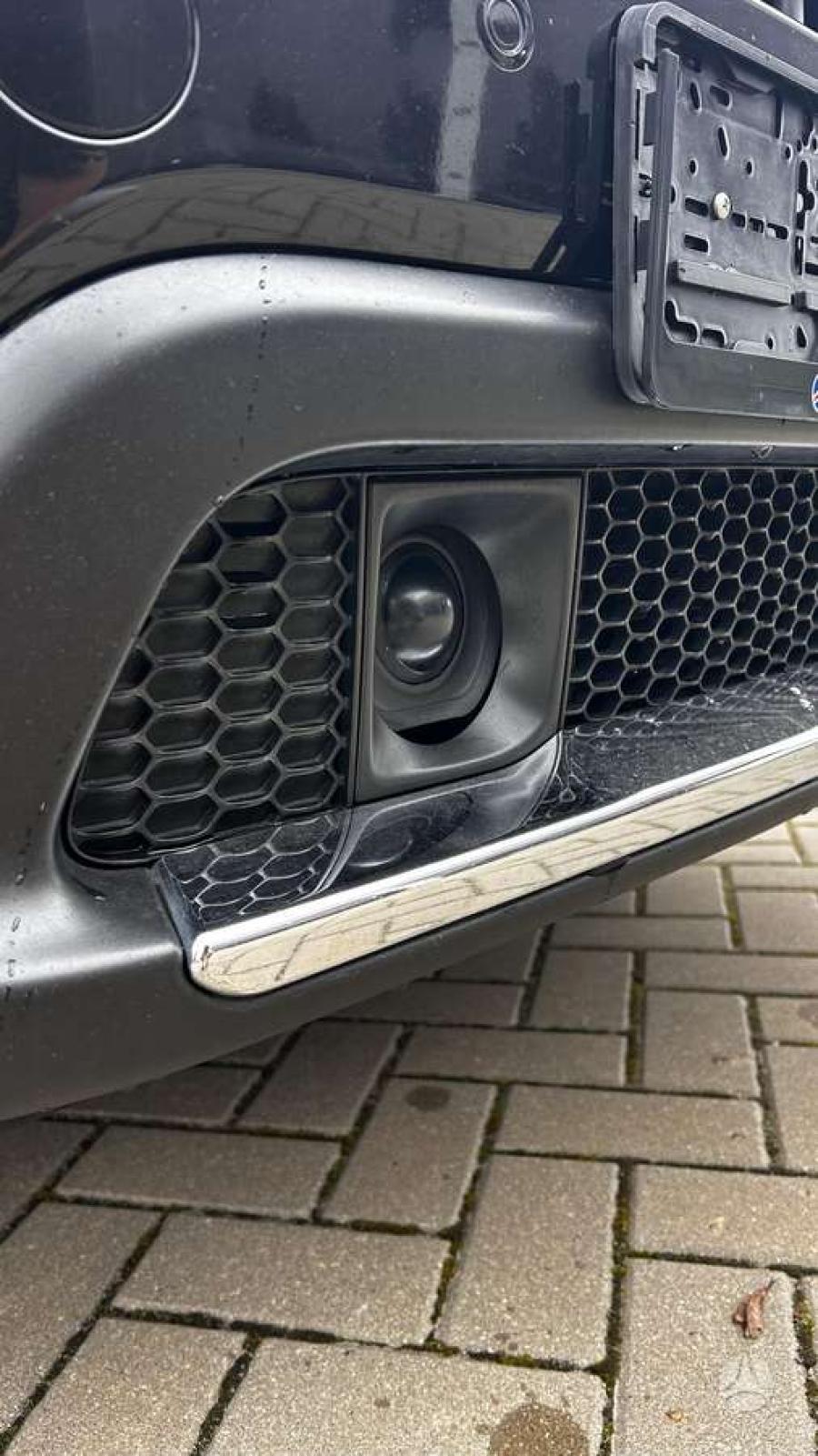 Black Jeep Compass 2020 in Utena, with an engine capacity of 1.33 L and mileage of 224 thousand km for 10890 €, photo 44 on AUTOMOTO.COM.LV