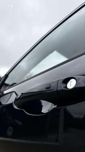 Black Jeep Compass 2020 in Utena, with an engine capacity of 1.33 L and mileage of 224 thousand km for 10890 €, photo 45 on AUTOMOTO.COM.LV