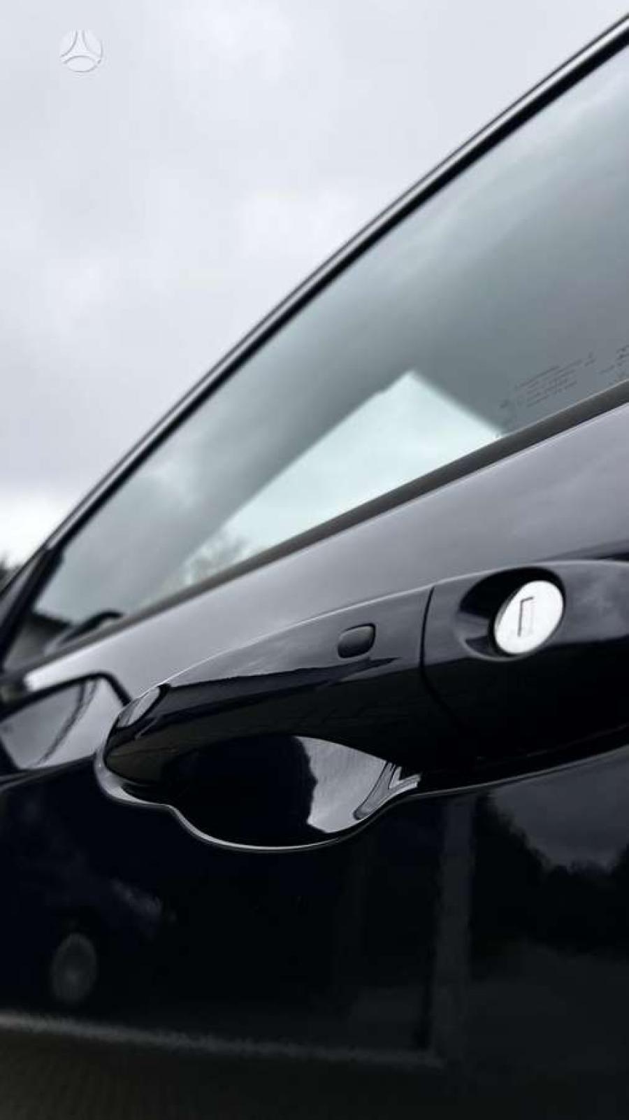 Black Jeep Compass 2020 in Utena, with an engine capacity of 1.33 L and mileage of 224 thousand km for 10890 €, photo 45 on AUTOMOTO.COM.LV