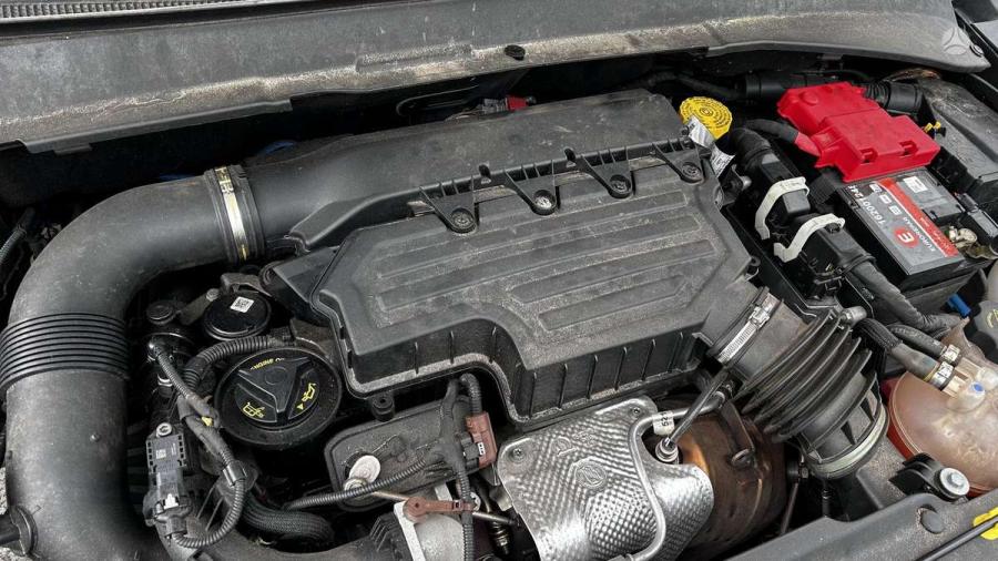 Black Jeep Compass 2020 in Utena, with an engine capacity of 1.33 L and mileage of 224 thousand km for 10890 €, photo 46 on AUTOMOTO.COM.LV