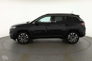 Black Jeep Compass 2021 in Kaunas, with an engine capacity of 1.30 L and mileage of 29 thousand km for 26510 €, photo 2 on AUTOMOTO.COM.LV