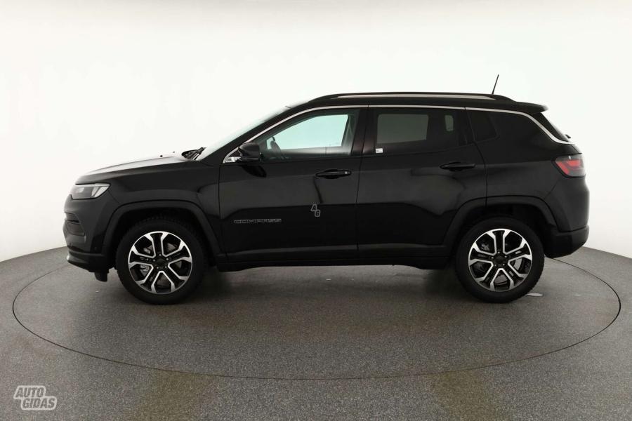 Black Jeep Compass 2021 in Kaunas, with an engine capacity of 1.30 L and mileage of 29 thousand km for 26510 €, photo 2 on AUTOMOTO.COM.LV