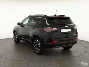 Black Jeep Compass 2021 in Kaunas, with an engine capacity of 1.30 L and mileage of 29 thousand km for 26510 €, photo 3 on AUTOMOTO.COM.LV
