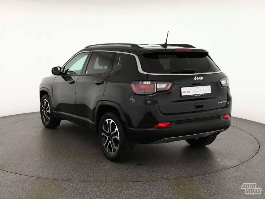 Black Jeep Compass 2021 in Kaunas, with an engine capacity of 1.30 L and mileage of 29 thousand km for 26510 €, photo 3 on AUTOMOTO.COM.LV
