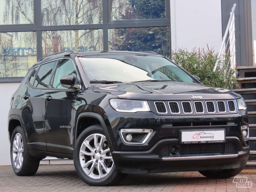 Black Jeep Compass 2021 in Kaunas, with an engine capacity of 1.30 L and mileage of 29 thousand km for 21594 €, photo 1 on AUTOMOTO.COM.LV