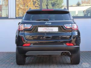 Melns Jeep Compass 2021 Kauņa, ar dzinēja tilpumu 1.30 L un nobraukumu 28 tūkst. km par 23689 €, foto 7 vietnē AUTOMOTO.COM.LV