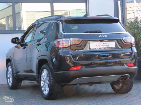 Black Jeep Compass 2021 in Kaunas, with an engine capacity of 1.30 L and mileage of 28 thousand km for 23689 €, photo 9 on AUTOMOTO.COM.LV