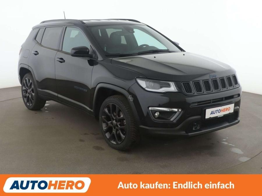 Melns Jeep Compass 2021 Kauņa, ar dzinēja tilpumu 1.30 L un nobraukumu 62 tūkst. km par 24038 €, foto 8 vietnē AUTOMOTO.COM.LV