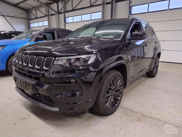 Melns Jeep Compass 2021 Kauņa, ar dzinēja tilpumu 1.30 L un nobraukumu 67 tūkst. km par 24473 €, foto 2 vietnē AUTOMOTO.COM.LV