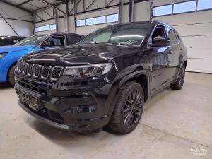 Black Jeep Compass 2021 in Kaunas, with an engine capacity of 1.30 L and mileage of 67 thousand km for 24473 €, photo 2 on AUTOMOTO.COM.LV