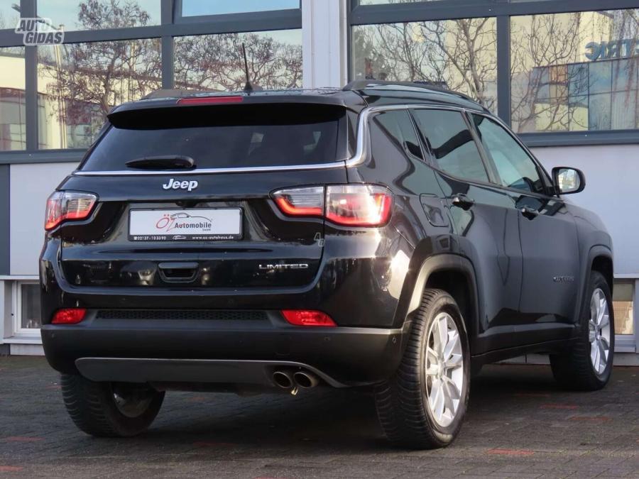 Melns Jeep Compass 2021 Kauņa, ar dzinēja tilpumu 1.30 L un nobraukumu 48 tūkst. km par 21594 €, foto 6 vietnē AUTOMOTO.COM.LV