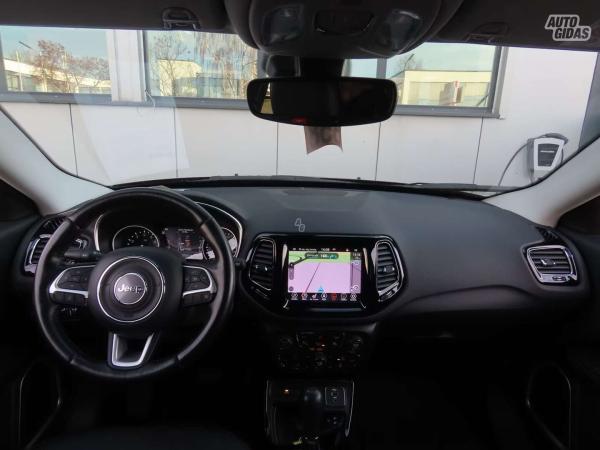 Melns Jeep Compass 2021 Kauņa, ar dzinēja tilpumu 1.30 L un nobraukumu 56 tūkst. km par 21594 €, foto 7 vietnē AUTOMOTO.COM.LV